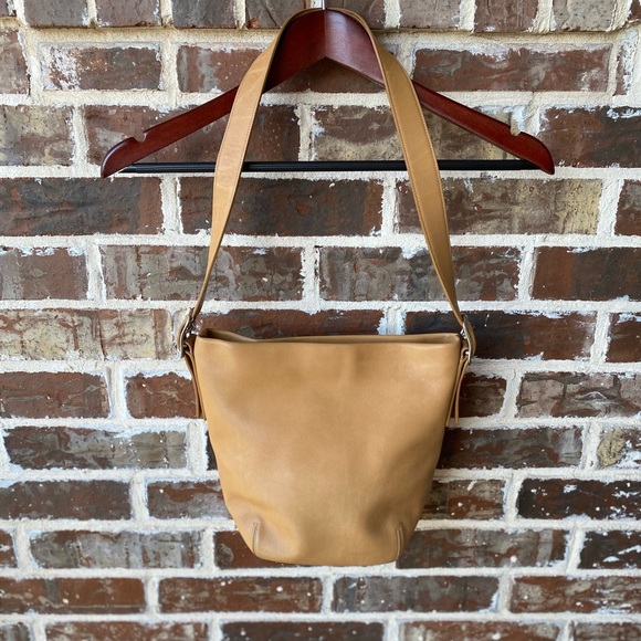 Coach | Bags | Coach 986 Creamy Tan Legacy Soho Bucket Leather Shoulder ...